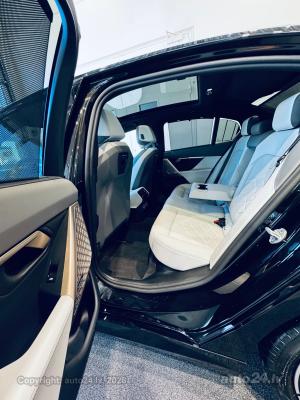 Black BMW 5 Series 2024 in Parnu, with an engine capacity of 3.00 L and mileage of 62 thousand km for 79500 €, photo 10 on AUTOMOTO.COM.LV