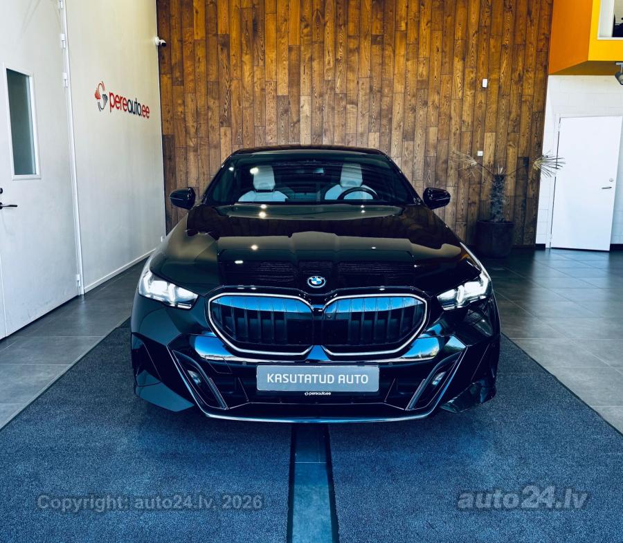 Black BMW 5 Series 2024 in Parnu, with an engine capacity of 3.00 L and mileage of 62 thousand km for 79500 €, photo 12 on AUTOMOTO.COM.LV