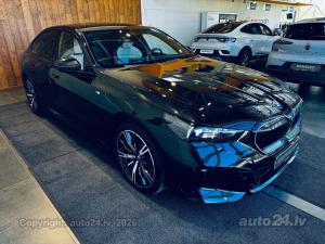 Black BMW 5 Series 2024 in Parnu, with an engine capacity of 3.00 L and mileage of 62 thousand km for 79500 €, photo 14 on AUTOMOTO.COM.LV