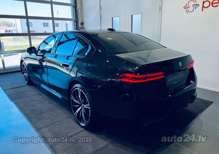 Black BMW 5 Series 2024 in Parnu, with an engine capacity of 3.00 L and mileage of 62 thousand km for 79500 €, photo 15 on AUTOMOTO.COM.LV