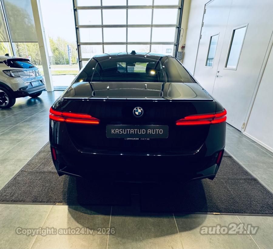 Black BMW 5 Series 2024 in Parnu, with an engine capacity of 3.00 L and mileage of 62 thousand km for 79500 €, photo 16 on AUTOMOTO.COM.LV