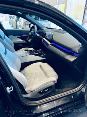 Black BMW 5 Series 2024 in Parnu, with an engine capacity of 3.00 L and mileage of 62 thousand km for 79500 €, photo 19 on AUTOMOTO.COM.LV