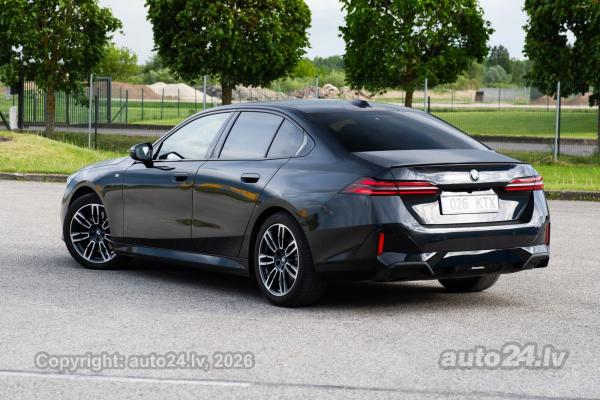 Black BMW 5 Series 2024 in Tallinn, with an engine capacity of 2.00 L and mileage of 59 thousand km for 52900 €, photo 3 on AUTOMOTO.COM.LV
