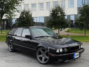 Melns BMW 5 Series 1995 Tallina, ar dzinēja tilpumu 4.00 L un nobraukumu 381 tūkst. km par 8199 €, foto  vietnē AUTOMOTO.COM.LV