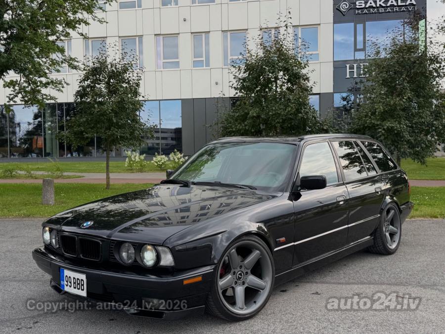 Melns BMW 5 Series 1995 Tallina, ar dzinēja tilpumu 4.00 L un nobraukumu 381 tūkst. km par 8199 €, foto 3 vietnē AUTOMOTO.COM.LV