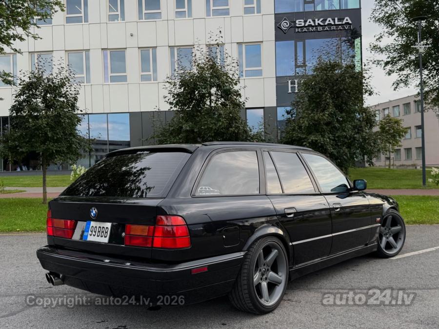 Melns BMW 5 Series 1995 Tallina, ar dzinēja tilpumu 4.00 L un nobraukumu 381 tūkst. km par 8199 €, foto 4 vietnē AUTOMOTO.COM.LV