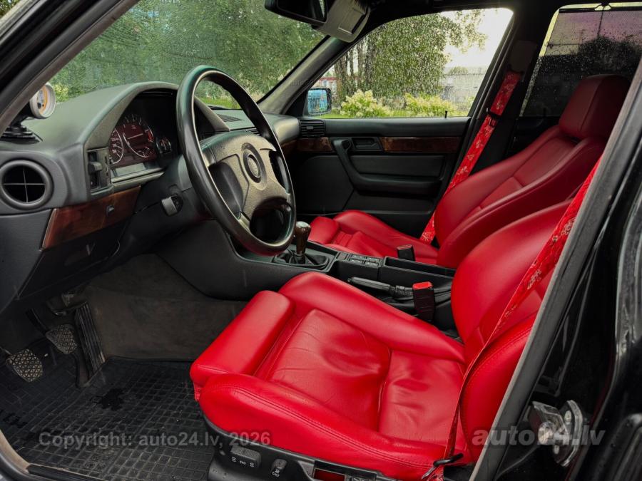 Melns BMW 5 Series 1995 Tallina, ar dzinēja tilpumu 4.00 L un nobraukumu 381 tūkst. km par 8199 €, foto 7 vietnē AUTOMOTO.COM.LV