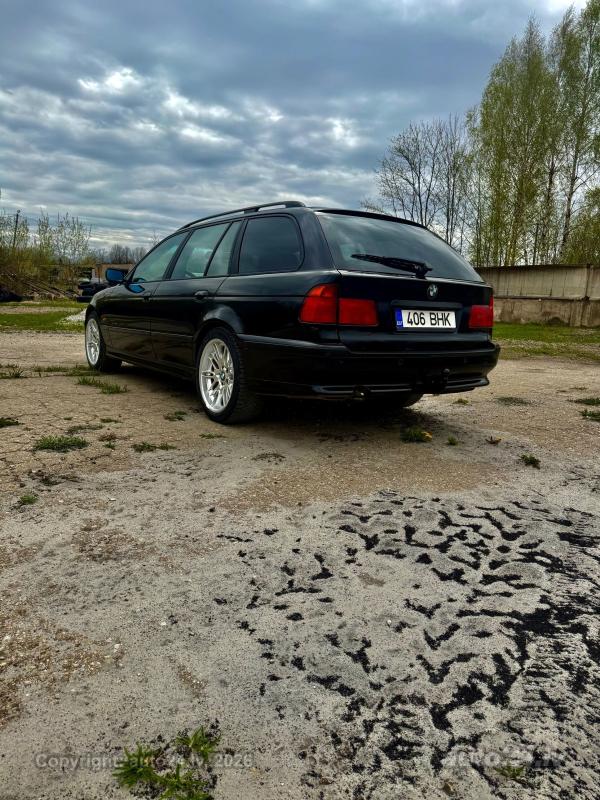 Black BMW 5 Series 2000 in Kohtla-Jarve, with an engine capacity of 2.90 L and mileage of 0 thousand km for 3400 €, photo 3 on AUTOMOTO.COM.LV