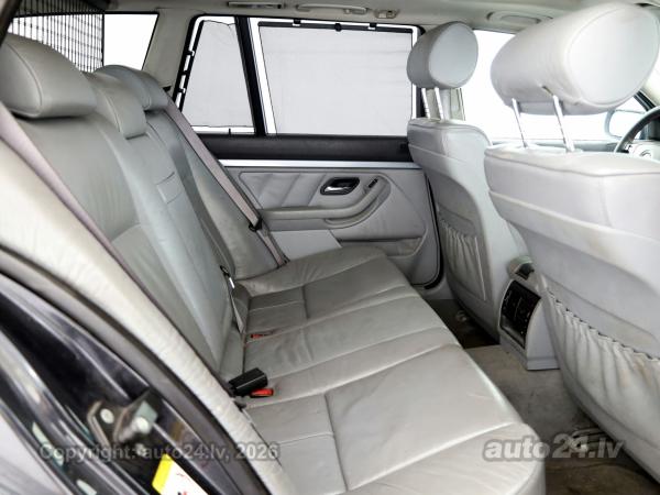 Melns BMW 5 Series 2001 Tallina, ar dzinēja tilpumu 2.90 L un nobraukumu 474 tūkst. km par 899 €, foto 7 vietnē AUTOMOTO.COM.LV