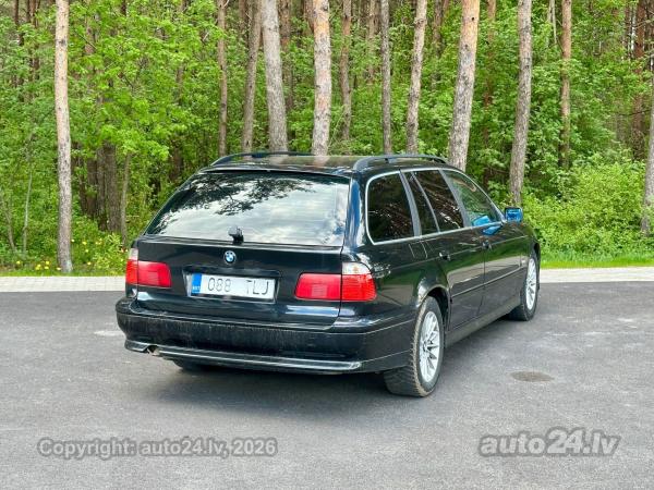 Melns BMW 5 Series 2002 Tallina, ar dzinēja tilpumu 2.50 L un nobraukumu 0 tūkst. km par 2600 €, foto 3 vietnē AUTOMOTO.COM.LV