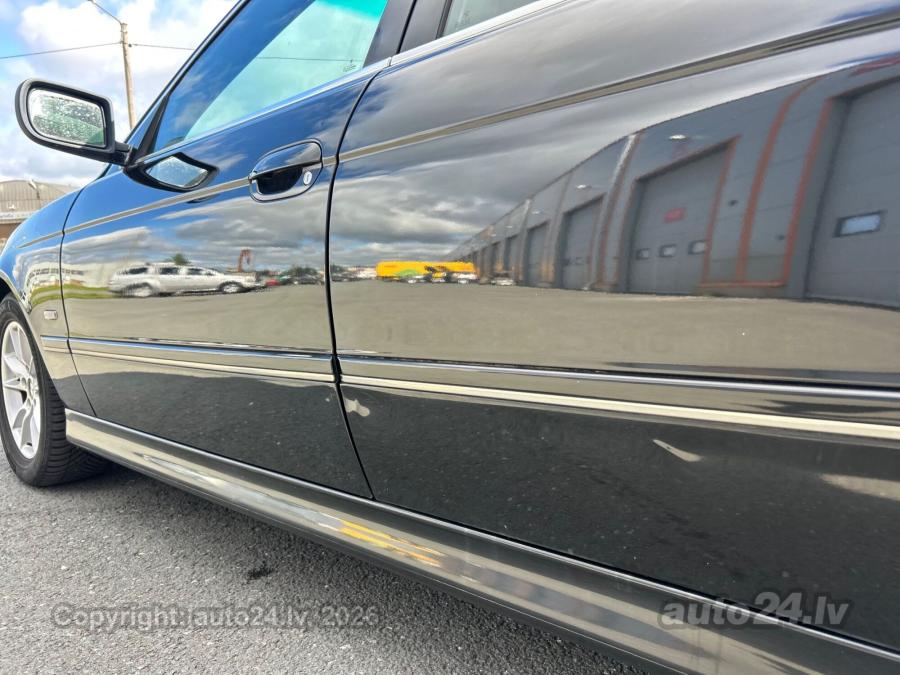 Melns BMW 5 Series 2002 Tartu, ar dzinēja tilpumu 3.00 L un nobraukumu 330 tūkst. km par 3200 €, foto 11 vietnē AUTOMOTO.COM.LV