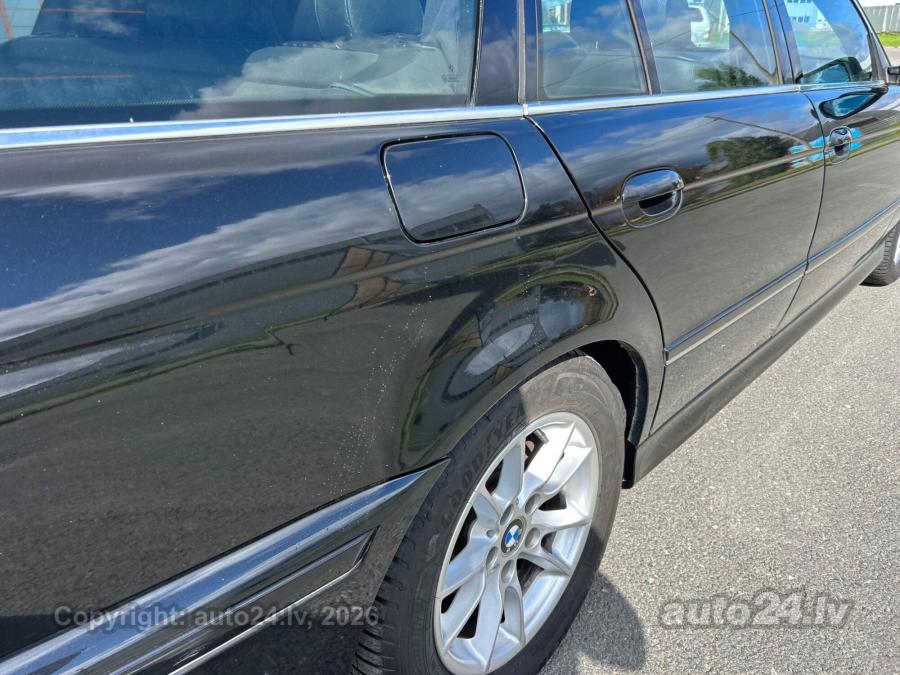 Melns BMW 5 Series 2002 Tartu, ar dzinēja tilpumu 3.00 L un nobraukumu 330 tūkst. km par 3200 €, foto 13 vietnē AUTOMOTO.COM.LV