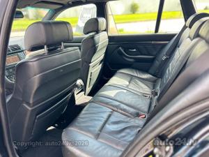 Melns BMW 5 Series 2002 Tartu, ar dzinēja tilpumu 3.00 L un nobraukumu 330 tūkst. km par 3200 €, foto 20 vietnē AUTOMOTO.COM.LV