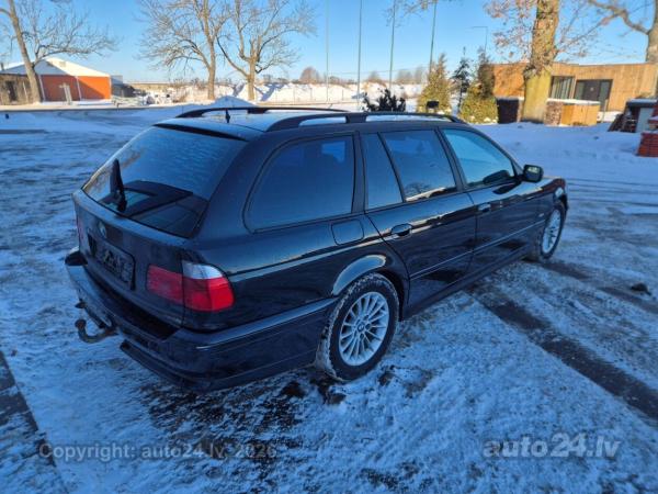 Black BMW 5 Series 2003 in Tartu, with an engine capacity of 3.00 L and mileage of 466 thousand km for 2999 €, photo 4 on AUTOMOTO.COM.LV