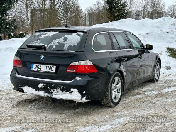 Melns BMW 5 Series 2004 Tallina, ar dzinēja tilpumu 2.50 L un nobraukumu 0 tūkst. km par 3300 €, foto 5 vietnē AUTOMOTO.COM.LV