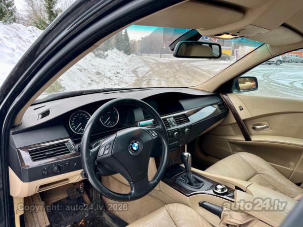 Melns BMW 5 Series 2004 Tallina, ar dzinēja tilpumu 2.50 L un nobraukumu 0 tūkst. km par 3300 €, foto 6 vietnē AUTOMOTO.COM.LV