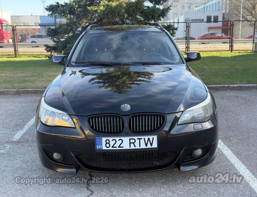 Melns BMW 5 Series 2004 Tallina, ar dzinēja tilpumu 3.00 L un nobraukumu 317 tūkst. km par 2999 €, foto 4 vietnē AUTOMOTO.COM.LV