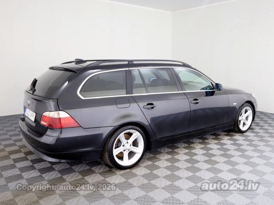 Melns BMW 5 Series 2004 Tallina, ar dzinēja tilpumu 2.50 L un nobraukumu 374 tūkst. km par 1799 €, foto 4 vietnē AUTOMOTO.COM.LV