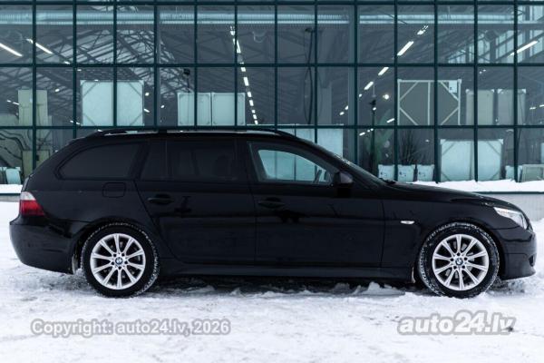 Melns BMW 5 Series 2005 Tallina, ar dzinēja tilpumu 3.00 L un nobraukumu 0 tūkst. km par 3500 €, foto 8 vietnē AUTOMOTO.COM.LV