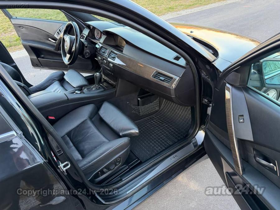 Melns BMW 5 Series 2005 Tallina, ar dzinēja tilpumu 3.00 L un nobraukumu 479 tūkst. km par 3499 €, foto 15 vietnē AUTOMOTO.COM.LV