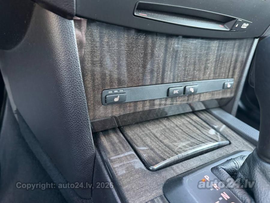 Melns BMW 5 Series 2005 Tallina, ar dzinēja tilpumu 3.00 L un nobraukumu 479 tūkst. km par 3499 €, foto 23 vietnē AUTOMOTO.COM.LV