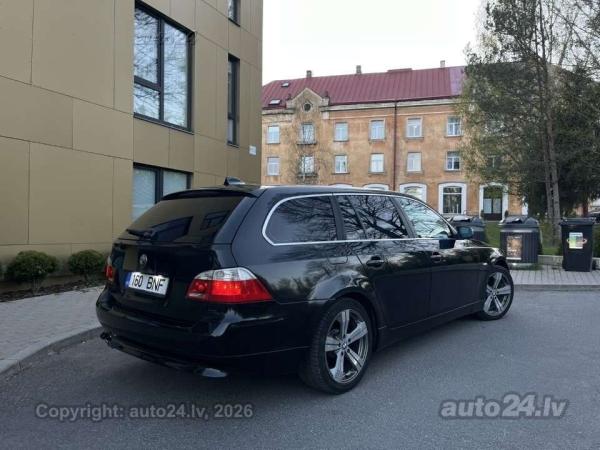Melns BMW 5 Series 2005 Tartu, ar dzinēja tilpumu 3.00 L un nobraukumu 361 tūkst. km par 2900 €, foto 4 vietnē AUTOMOTO.COM.LV