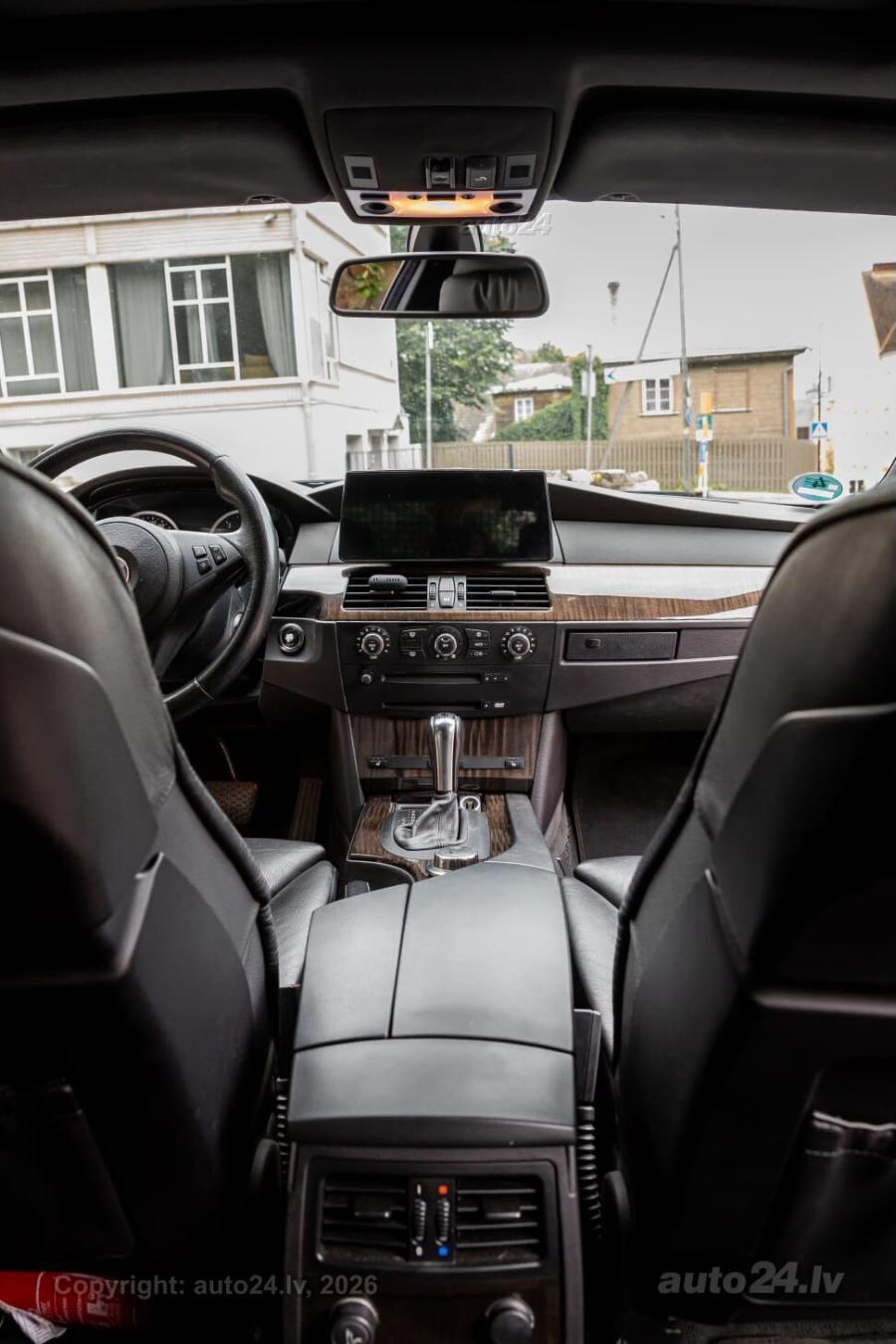 Melns BMW 5 Series 2005 Tartu, ar dzinēja tilpumu 2.50 L un nobraukumu 236 tūkst. km par 6499 €, foto 15 vietnē AUTOMOTO.COM.LV