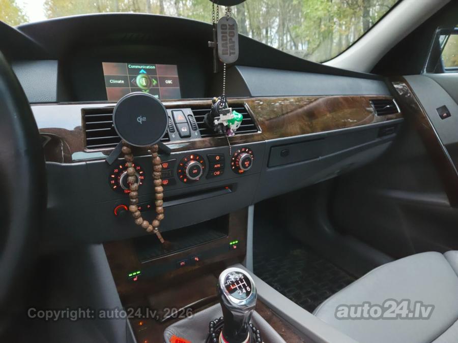 Melns BMW 5 Series 2006 Tartu, ar dzinēja tilpumu 3.00 L un nobraukumu 470 tūkst. km par 4000 €, foto 14 vietnē AUTOMOTO.COM.LV