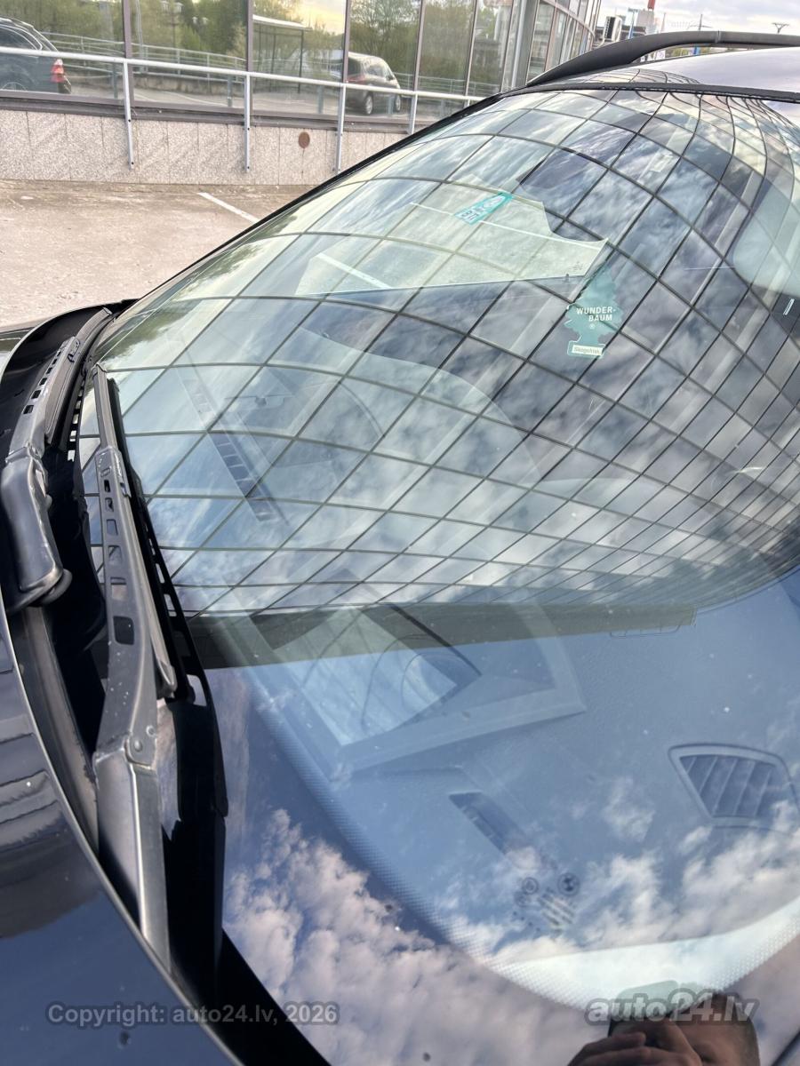 Melns BMW 5 Series 2007 Tartu, ar dzinēja tilpumu 3.00 L un nobraukumu 389 tūkst. km par 4999 €, foto 10 vietnē AUTOMOTO.COM.LV