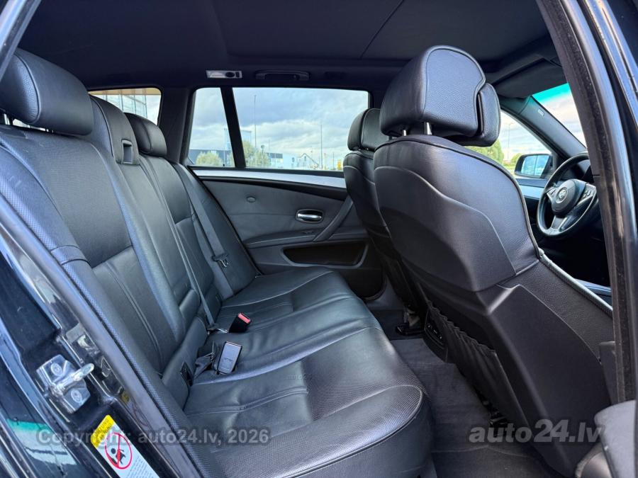 Melns BMW 5 Series 2007 Tartu, ar dzinēja tilpumu 3.00 L un nobraukumu 410 tūkst. km par 6400 €, foto 10 vietnē AUTOMOTO.COM.LV
