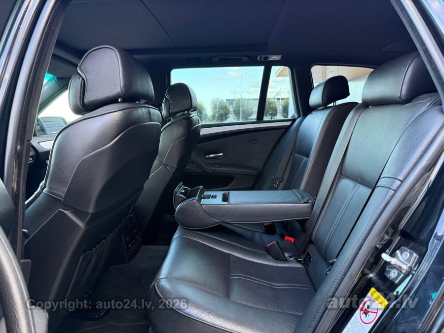 Melns BMW 5 Series 2007 Tartu, ar dzinēja tilpumu 3.00 L un nobraukumu 410 tūkst. km par 6400 €, foto 11 vietnē AUTOMOTO.COM.LV
