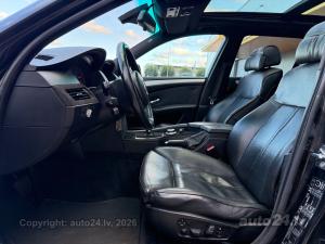 Melns BMW 5 Series 2007 Tartu, ar dzinēja tilpumu 3.00 L un nobraukumu 410 tūkst. km par 6400 €, foto 12 vietnē AUTOMOTO.COM.LV