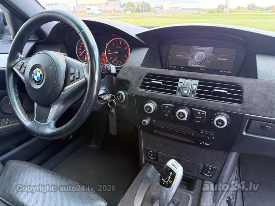 Melns BMW 5 Series 2007 Tartu, ar dzinēja tilpumu 3.00 L un nobraukumu 410 tūkst. km par 6400 €, foto 15 vietnē AUTOMOTO.COM.LV