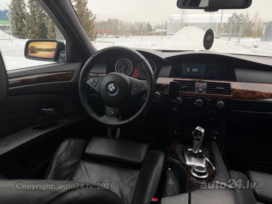 Melns BMW 5 Series 2008 Tallina, ar dzinēja tilpumu 3.00 L un nobraukumu 340 tūkst. km par 5399 €, foto 7 vietnē AUTOMOTO.COM.LV