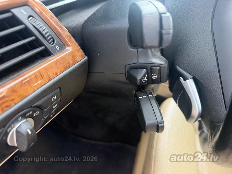 Melns BMW 5 Series 2008 Tallina, ar dzinēja tilpumu 3.00 L un nobraukumu 354 tūkst. km par 7890 €, foto 10 vietnē AUTOMOTO.COM.LV