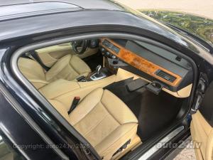 Melns BMW 5 Series 2008 Tallina, ar dzinēja tilpumu 3.00 L un nobraukumu 354 tūkst. km par 7890 €, foto 13 vietnē AUTOMOTO.COM.LV
