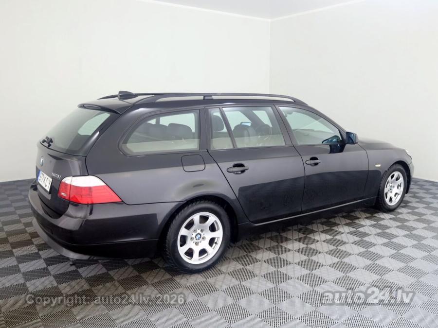 Black BMW 5 Series 2009 in Tallinn, with an engine capacity of 2.50 L and mileage of 272 thousand km for 3499 €, photo 3 on AUTOMOTO.COM.LV