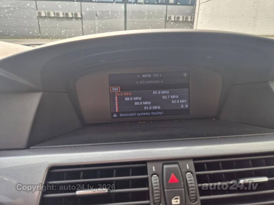 Melns BMW 5 Series 2009 Pērnava, ar dzinēja tilpumu 2.00 L un nobraukumu 360 tūkst. km par 2999 €, foto 16 vietnē AUTOMOTO.COM.LV