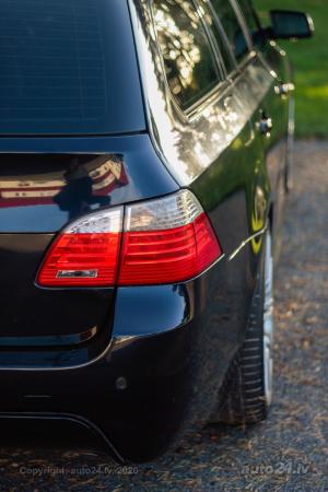 Melns BMW 5 Series 2009 Tallina, ar dzinēja tilpumu 3.00 L un nobraukumu 298 tūkst. km par 8899 €, foto 11 vietnē AUTOMOTO.COM.LV