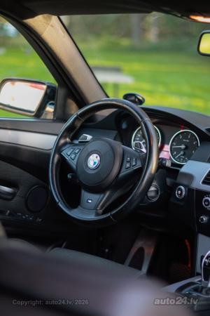 Melns BMW 5 Series 2009 Tallina, ar dzinēja tilpumu 3.00 L un nobraukumu 298 tūkst. km par 8899 €, foto 12 vietnē AUTOMOTO.COM.LV
