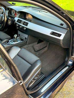 Melns BMW 5 Series 2009 Tallina, ar dzinēja tilpumu 3.00 L un nobraukumu 298 tūkst. km par 8899 €, foto 13 vietnē AUTOMOTO.COM.LV