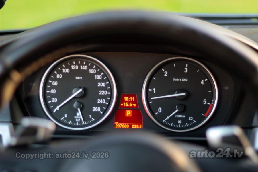Melns BMW 5 Series 2009 Tallina, ar dzinēja tilpumu 3.00 L un nobraukumu 298 tūkst. km par 8899 €, foto 15 vietnē AUTOMOTO.COM.LV