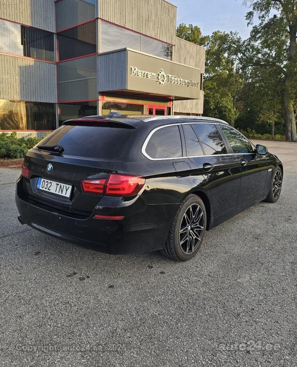 Melns BMW 5 Series 2010 Tartu, ar dzinēja tilpumu 3.00 L un nobraukumu 365 tūkst. km par 7999 €, foto 4 vietnē AUTOMOTO.COM.LV