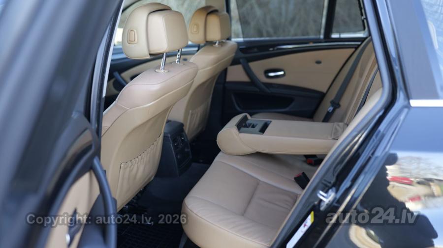 Melns BMW 5 Series 2010 Tallina, ar dzinēja tilpumu 2.00 L un nobraukumu 362 tūkst. km par 4499 €, foto 12 vietnē AUTOMOTO.COM.LV