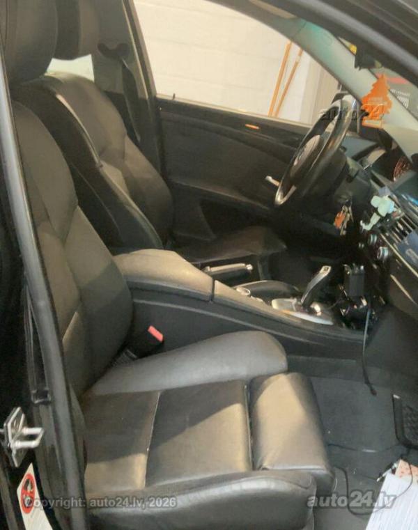 Melns BMW 5 Series 2010 Tartu, ar dzinēja tilpumu 2.00 L un nobraukumu 221 tūkst. km par 6290 €, foto 4 vietnē AUTOMOTO.COM.LV