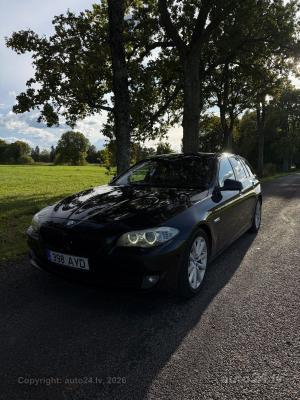 Melns BMW 5 Series 2010 Tallina, ar dzinēja tilpumu 3.00 L un nobraukumu 302 tūkst. km par 6600 €, foto  vietnē AUTOMOTO.COM.LV