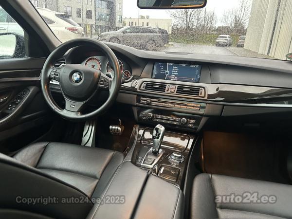 Melns BMW 5 Series 2011 Tallina, ar dzinēja tilpumu 3.00 L un nobraukumu 217 tūkst. km par 8990 €, foto 11 vietnē AUTOMOTO.COM.LV