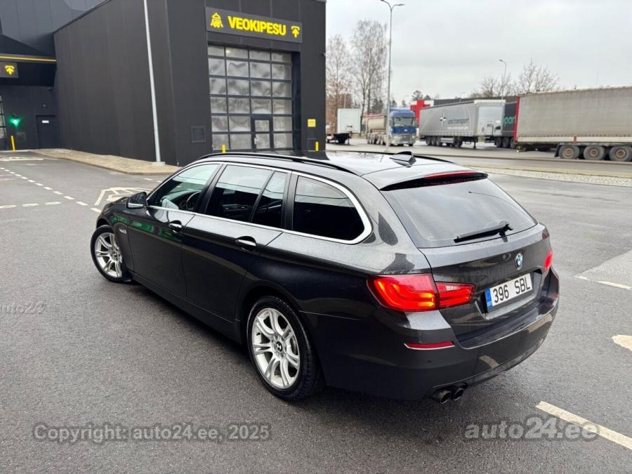 Melns BMW 5 Series 2011 Tallina, ar dzinēja tilpumu 2.00 L un nobraukumu 380 tūkst. km par 5999 €, foto 2 vietnē AUTOMOTO.COM.LV