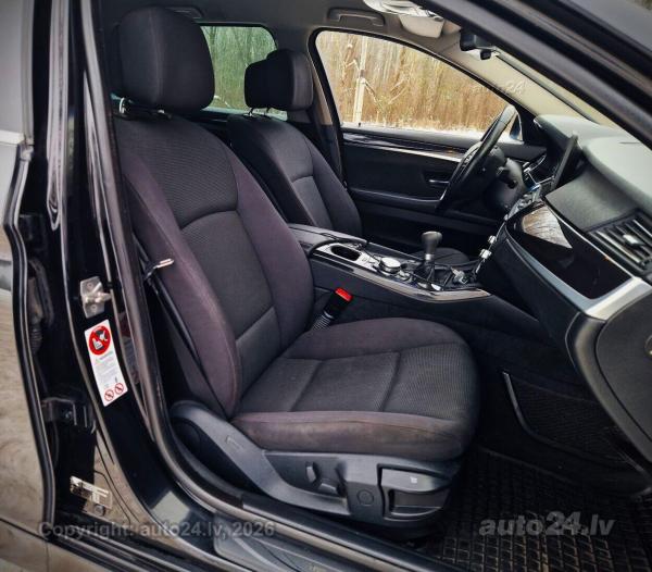 Melns BMW 5 Series 2011 Tallina, ar dzinēja tilpumu 2.00 L un nobraukumu 379 tūkst. km par 5700 €, foto 11 vietnē AUTOMOTO.COM.LV