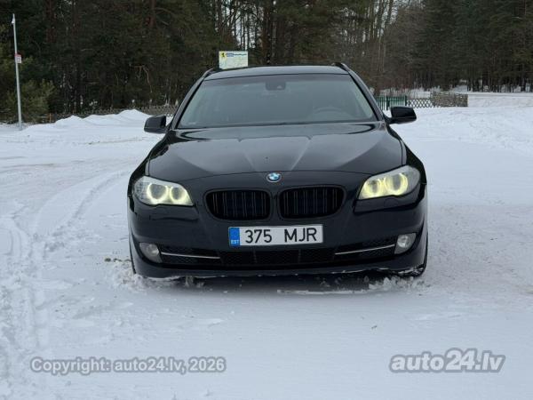 Black BMW 5 Series 2011 in Tallinn, with an engine capacity of 3.00 L and mileage of 329 thousand km for 10900 €, photo 4 on AUTOMOTO.COM.LV
